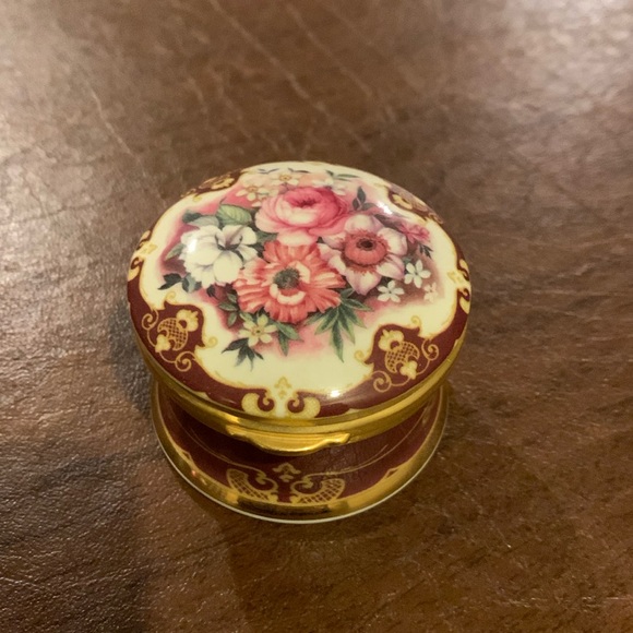 chinacraft | Art | New Chinacraft Of London Glossy Porcelain Tinket Box ...